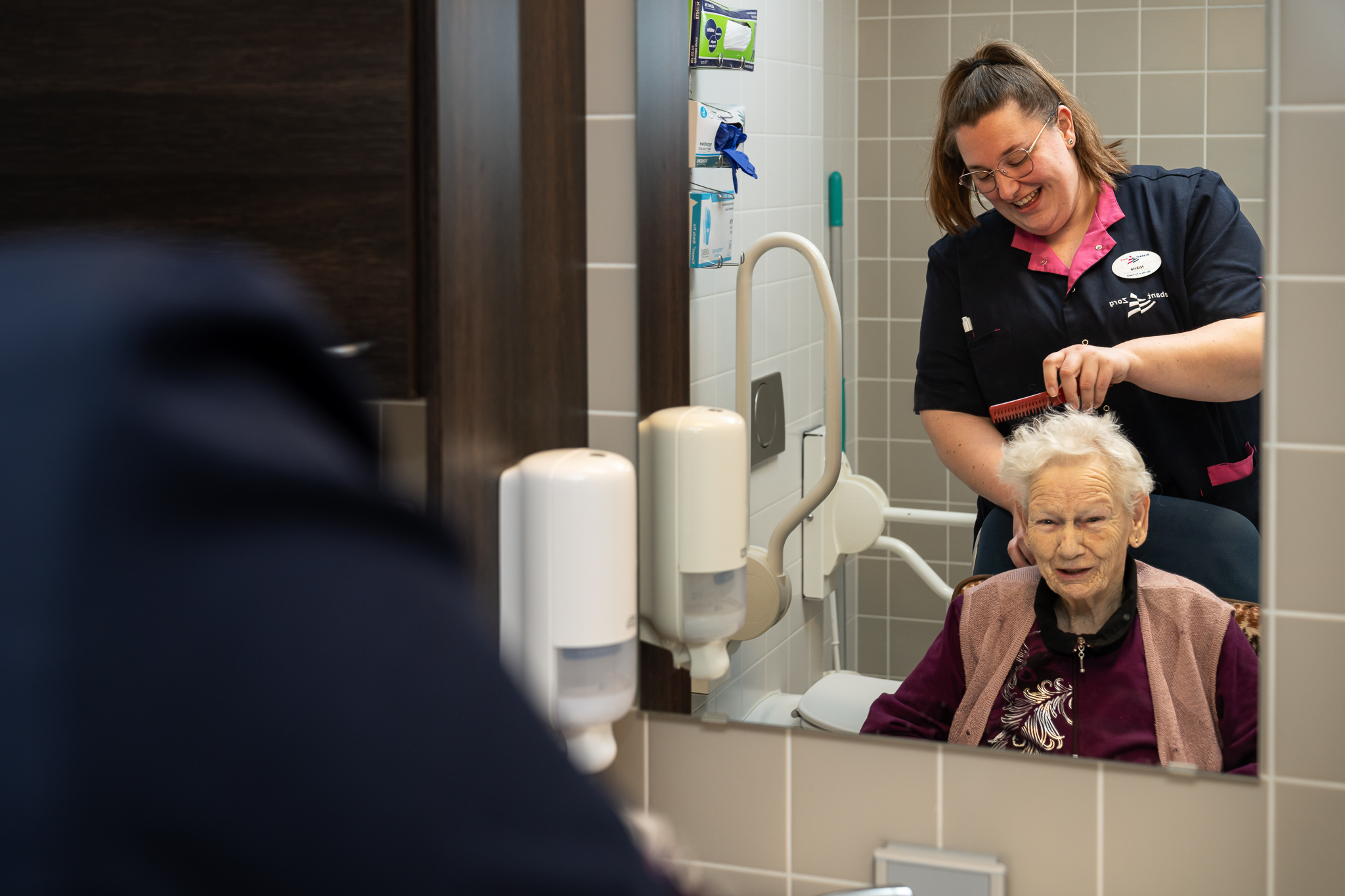 Word een helpende in de zorg en welzijn op niveau 2 | Koning Willem I College